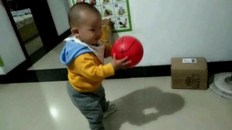 小小投篮高手怎么投球的,一投一个准