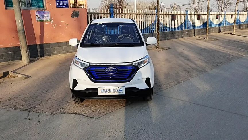 御捷电动汽车家用油电两用老年代步车