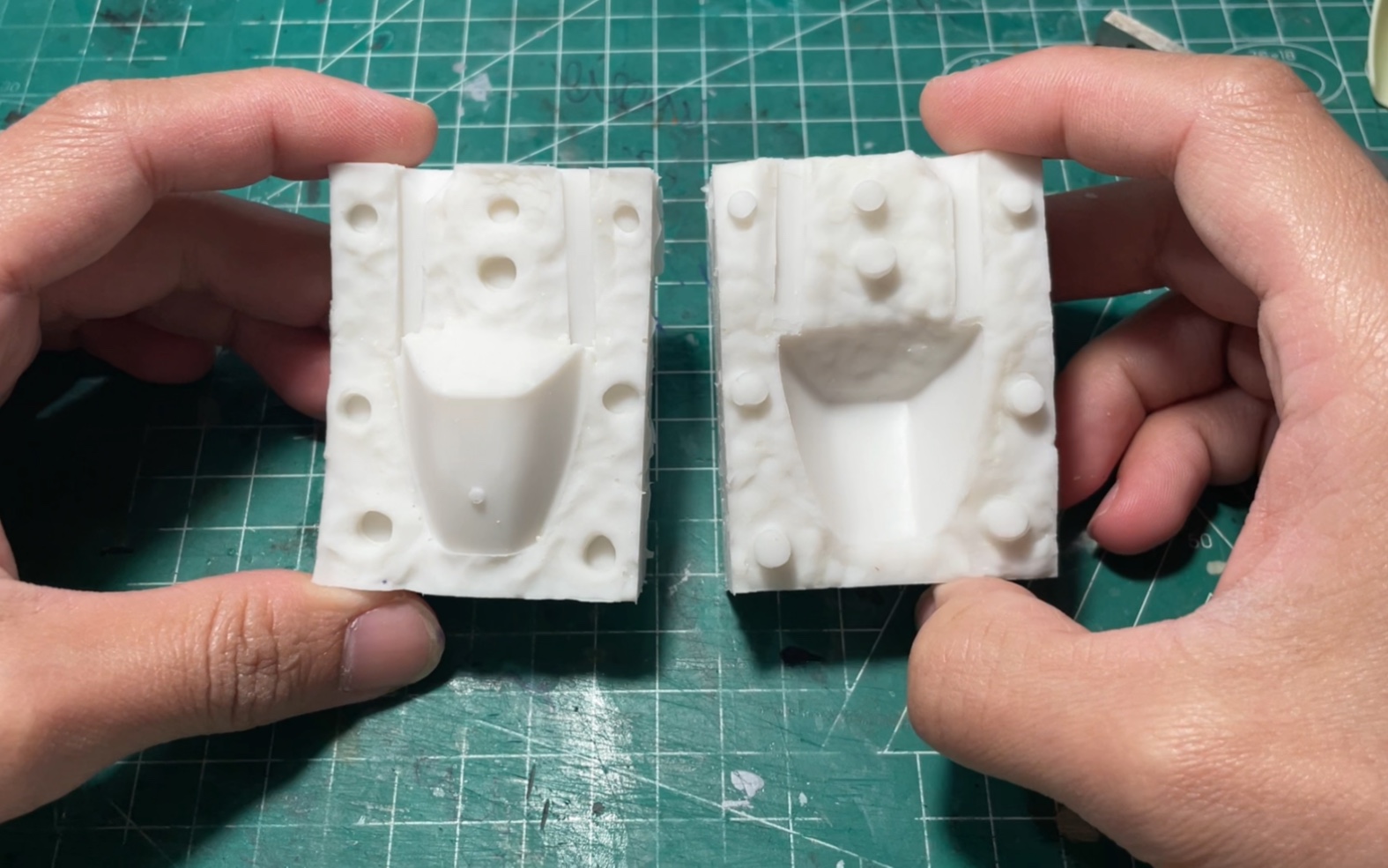 简单聊一下零件硅胶翻模的基础思路以及我是真的不会拍片子教程啥的...