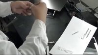 电脑维修视频教程 笔记本维修之液晶屏如何换灯管-4