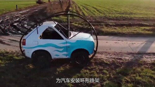 不可思议的翻滚汽车,一脚重刹踩下,汽车开启翻滚模式