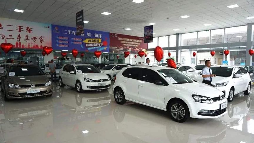 六七万块钱买新车好还是买二手车好,主要是上下班代步用?