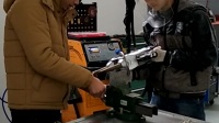 驻马店农业学校汽修专业电焊和切割实训课上VID20161123112657