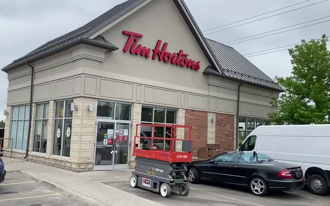 ...大的连锁国民咖啡店(我曾经为了练英语口语和听力工作过2.5年的地方)