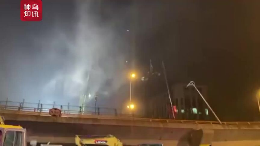 江苏无锡市高架桥垮塌现场最新救援视频!