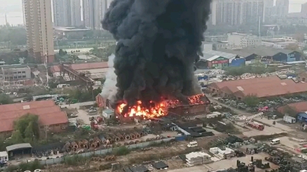 ...伴有爆炸声,目前明火已被扑灭,无人员伤亡,火灾原因正在进一步调查中
