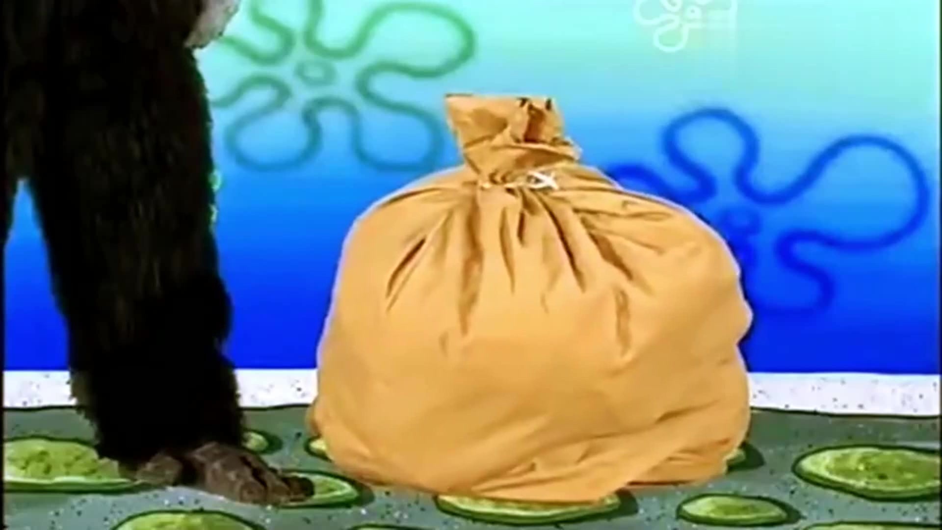 海绵宝宝太恐怖了,海绵宝宝被一个巨型怪物劈成两半,好惨