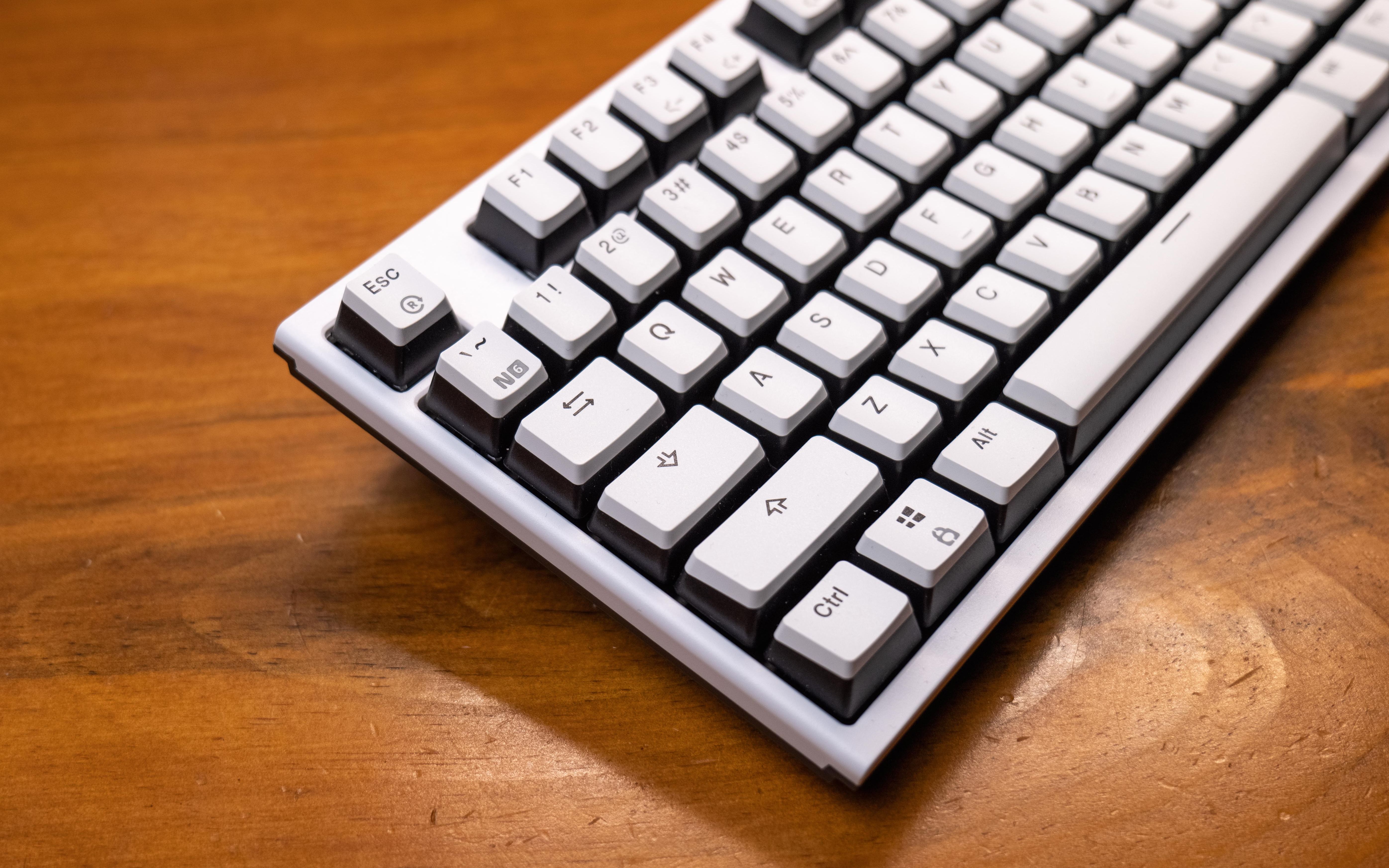 一款买了不会后悔的无线键盘——黑峡谷X3简单上手