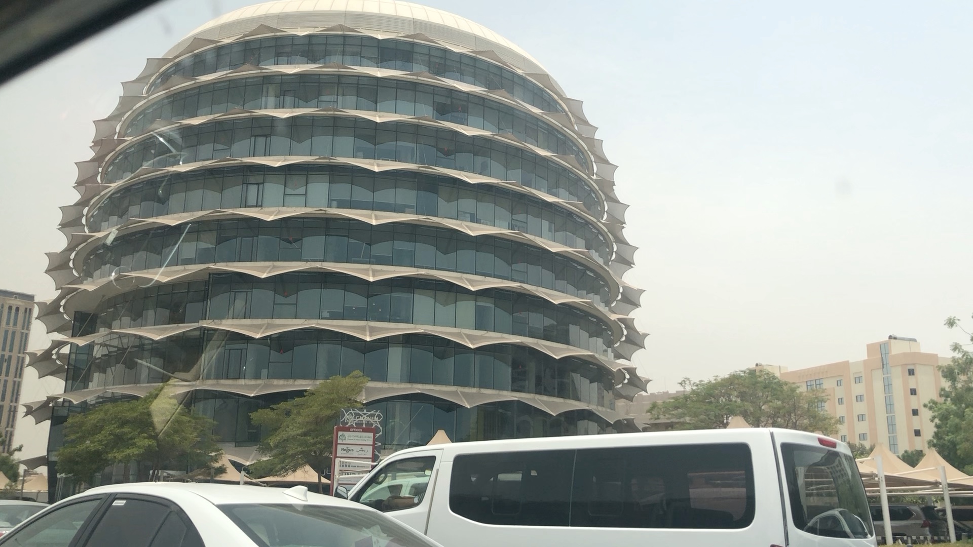 卡塔尔首都多哈,特色建筑汉堡楼