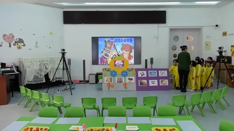 小班美术《甜甜的棒棒糖》视频课件教案