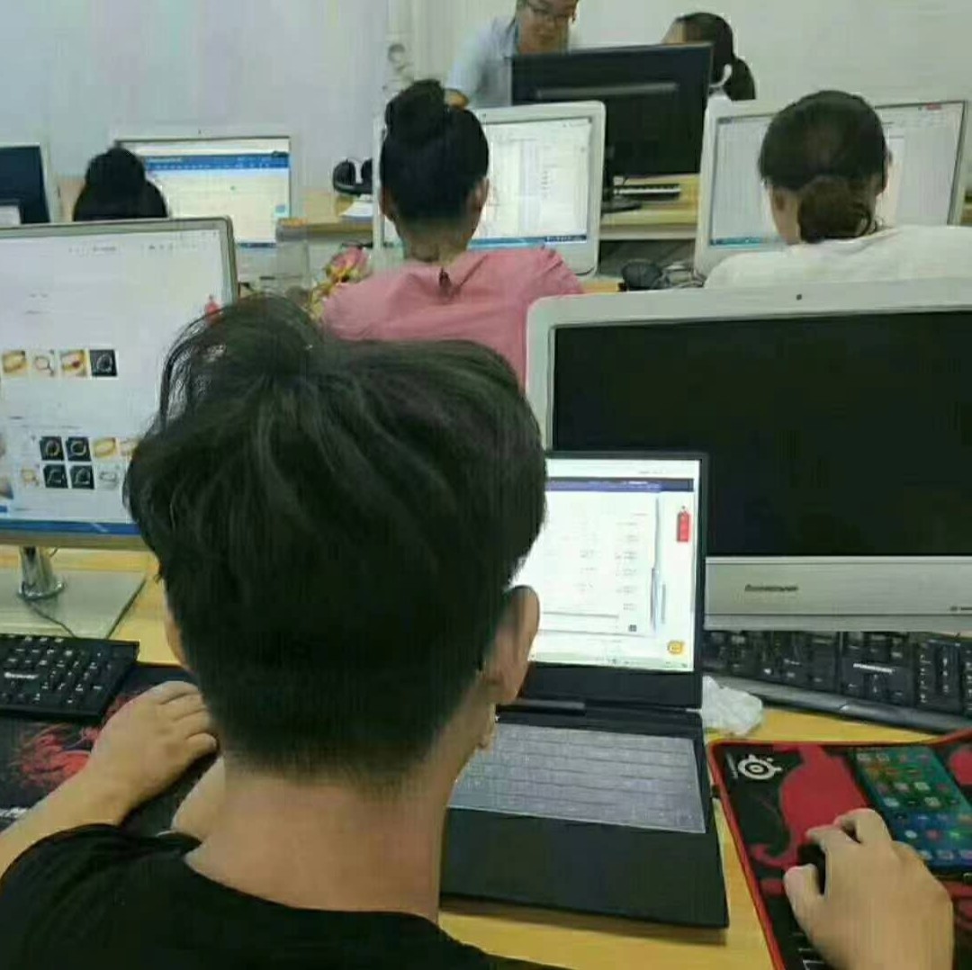 大旗职校高老师 