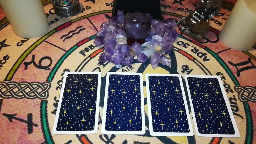 塔罗占卜:他还喜欢我吗?怎么做有助于复合重新在一起?超准测试