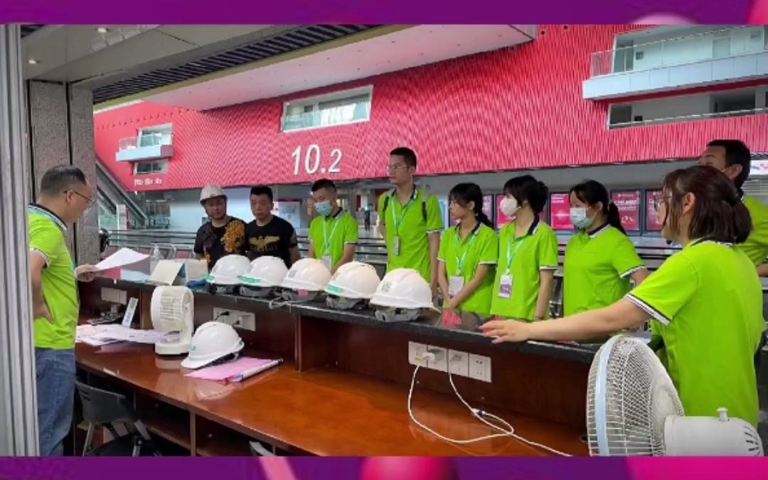 力牧公司作为广州国际名酒展主场承建商,带领团队全力奋战!
