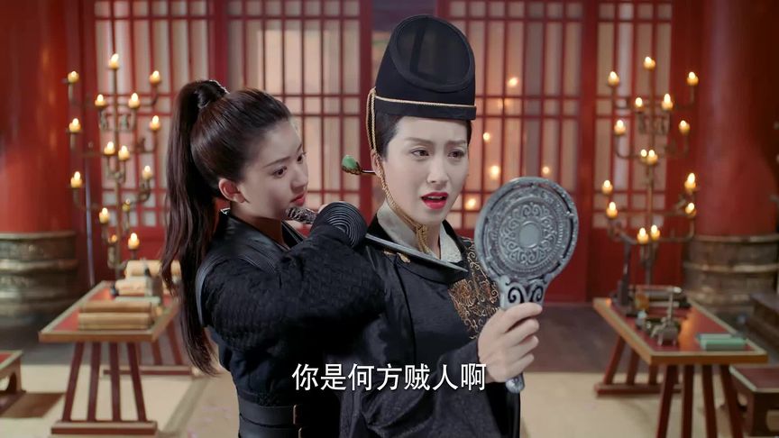 三千鸦杀:覃川找到赵姨娘,和小白把她绑起来挠脚心,太逗了