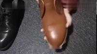 如何分辨鞋子是“真皮”还是“假皮”?来听听鞋厂老板怎么说的!