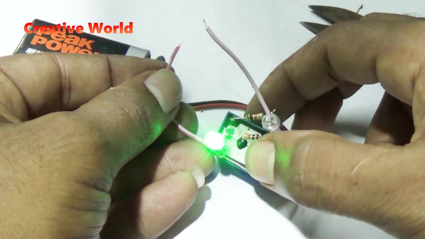 用一个继电器节省电池电源来进行短路保护电路