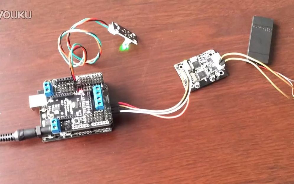 DFRobot Voice Recognition语音识别开关灯演示