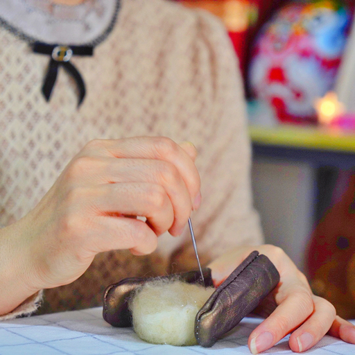 出右造物 