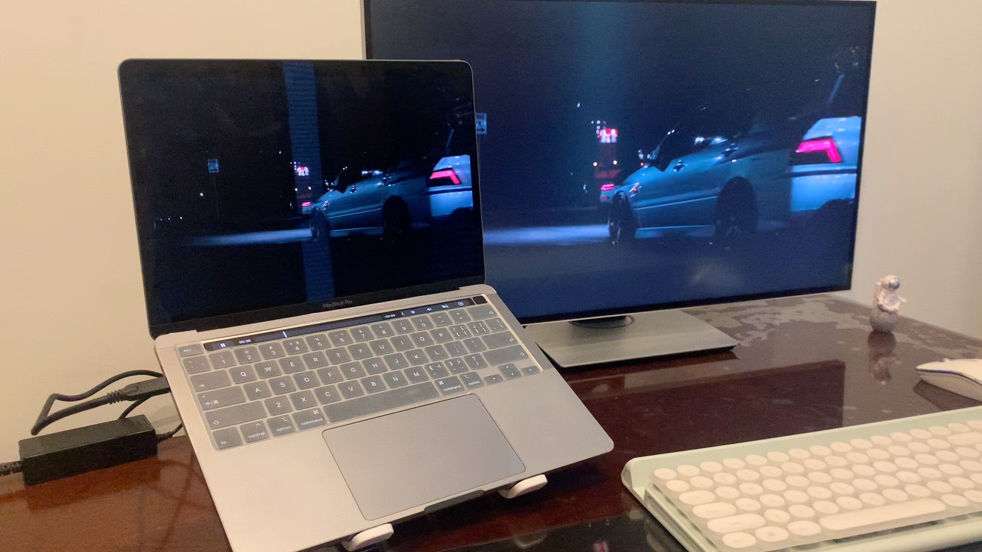 94%DCI-P3、84%Adobe RGB、100%sRGB、可以满足绝大多数的...