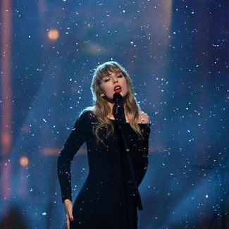 法国村口的阿莲娜 