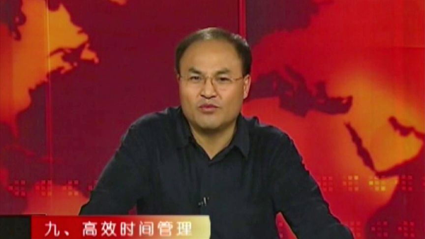 很多中层每天忙得不行,团队管理却不到位,因为是没做好角色转换