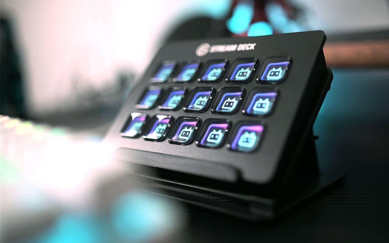 【外设三分钟】被朋友坑后真香的桌面外设:Elgato StreamDeck 含泪...