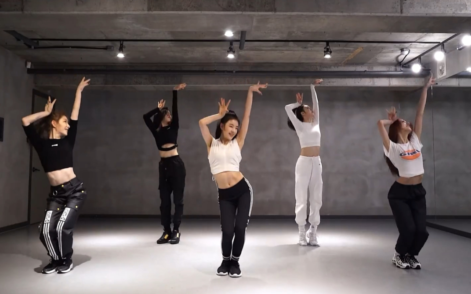 ITZY DALLA DALLA 练习室 原速 镜面 慢速