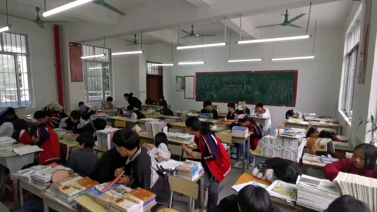 农村初中的防震减灾演练