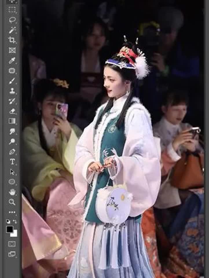 快速模糊背景,记得点赞收藏哦 p图 ps#平面设计 #ps技能 #人像精修