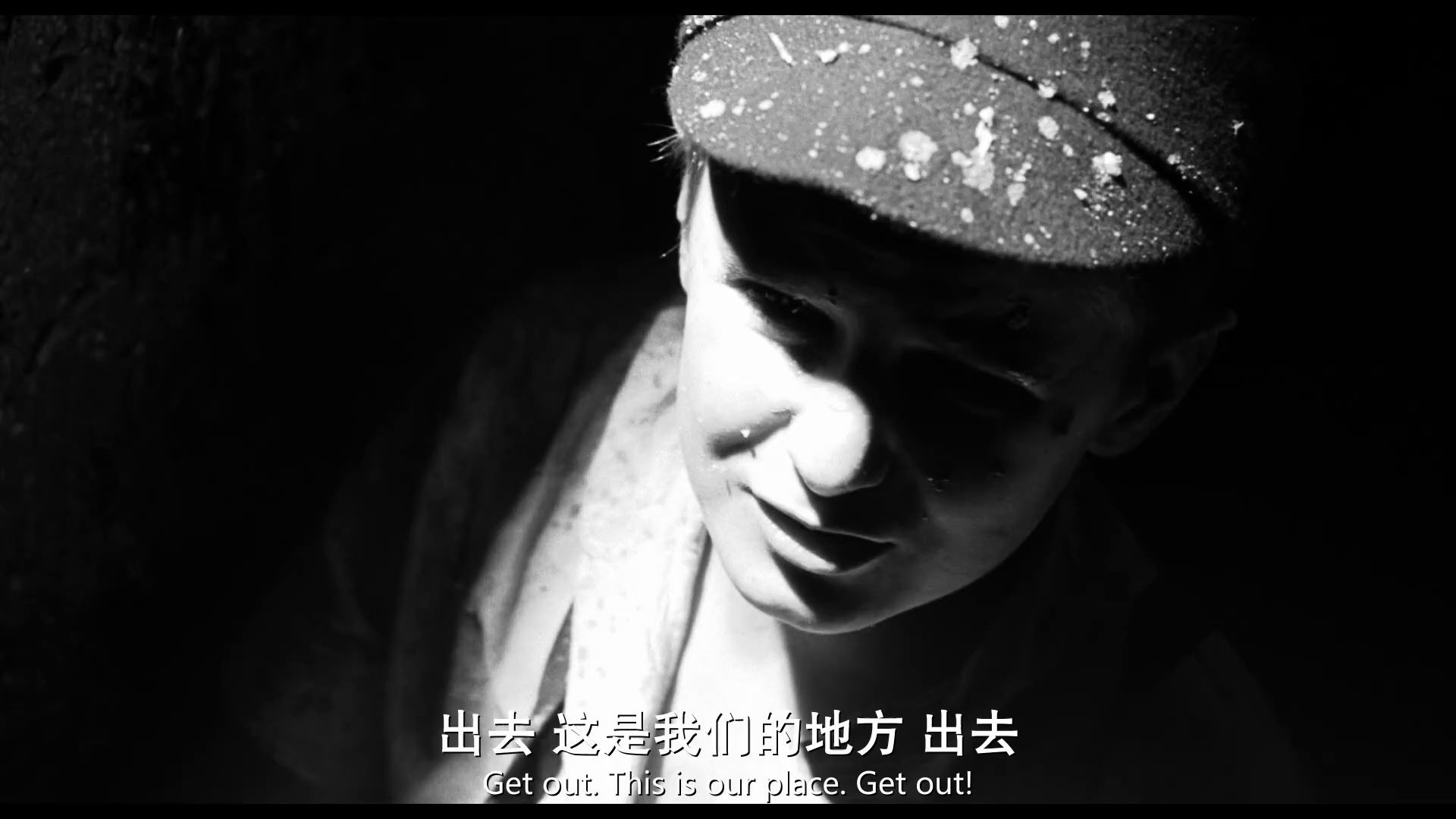 辛德勒的名单:小男孩想找个地方藏起来,没想到有空全被占了