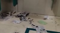 山西省太原市五龙口街农业银行ATM机被贴大报纸