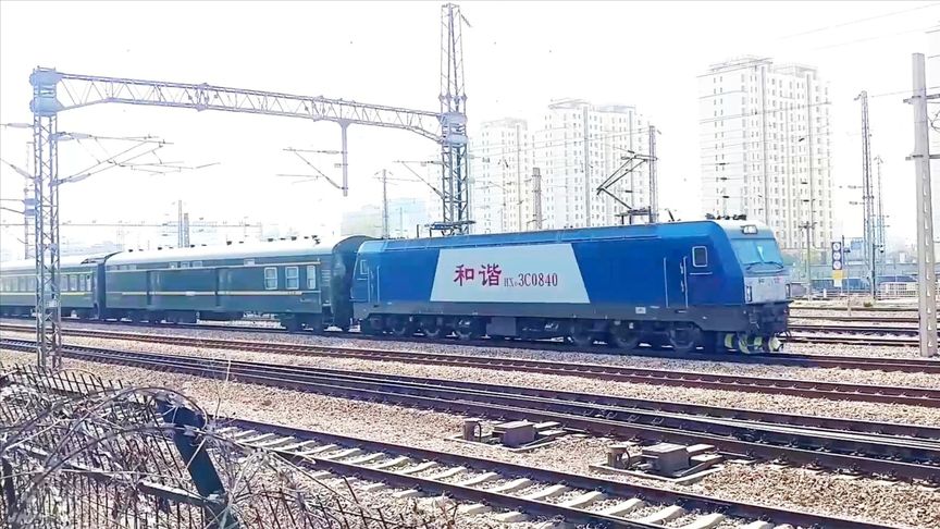 全程26小时杭州开往重庆西 HXD3C牵引K1152次列车通过艮山门