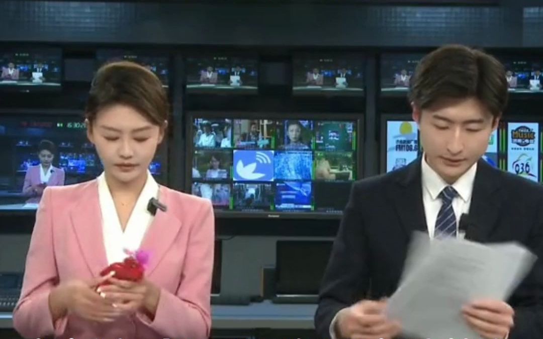 #当搞笑女成为主持人是什么体验 没想到新闻主持行业竟然也有搞笑女,...