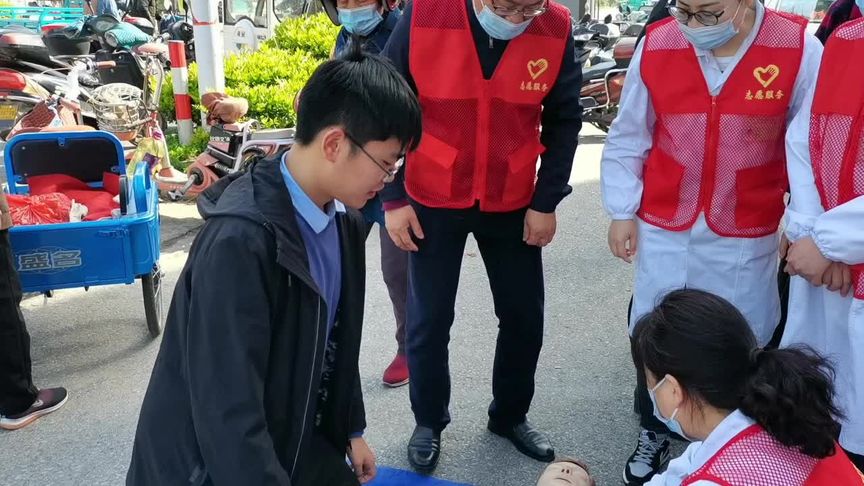 西来镇开展爱国卫生月和职业病防治宣传周宣传活动。