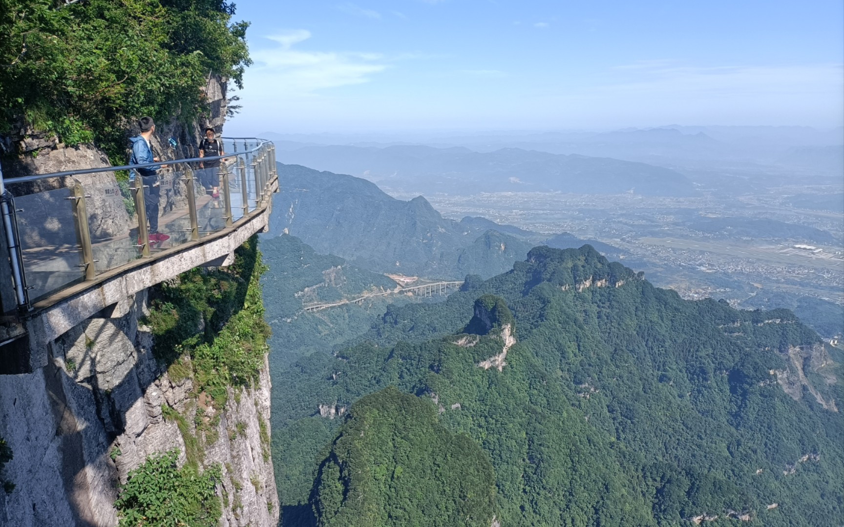 张家界天门山玻璃栈道
