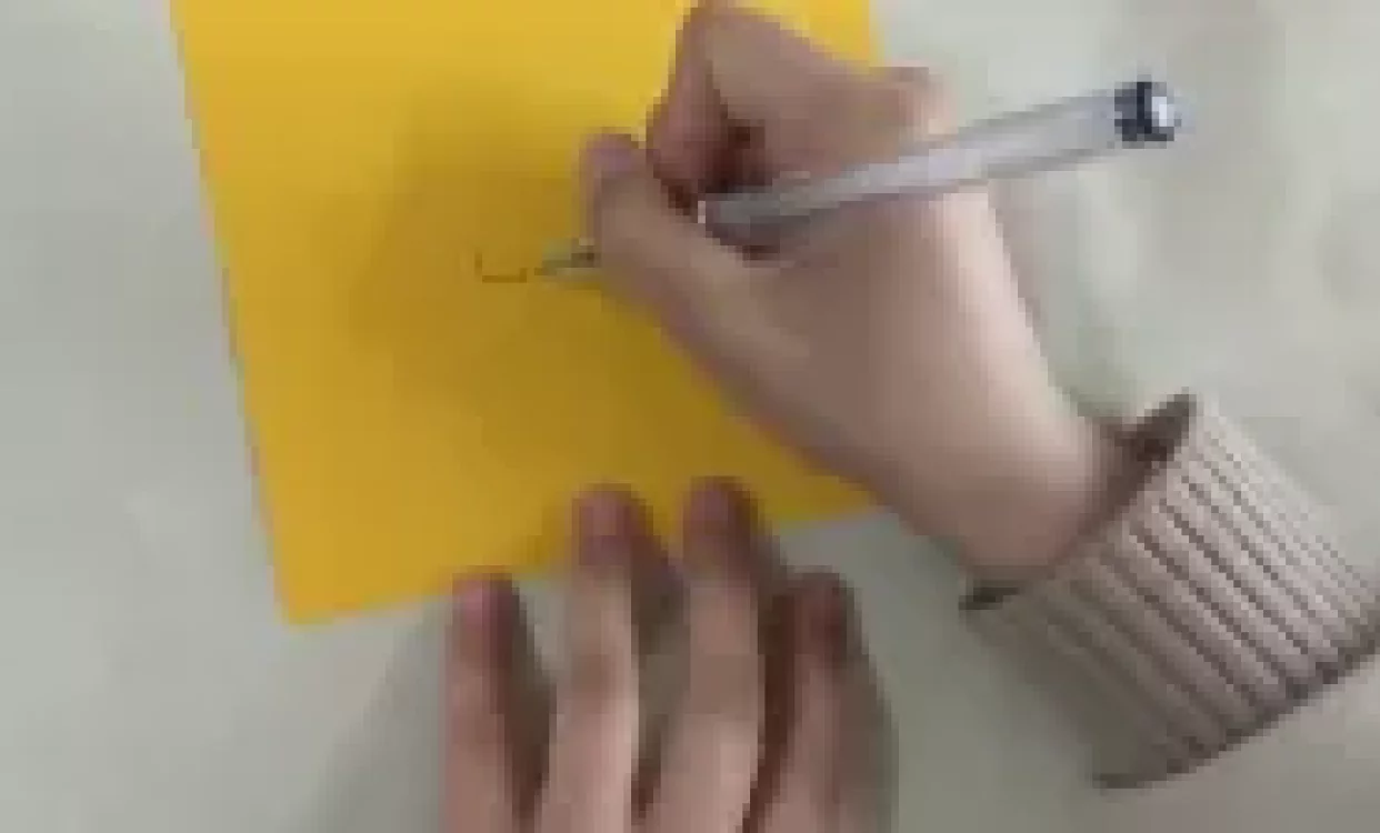 Q萌可爱的小女孩简笔画,还可以用作头像,适合可爱的女生哦