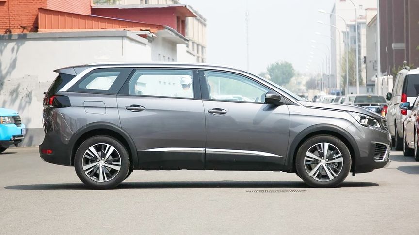 标致5008:多重驾驶模式,前方碰撞预警功能演示