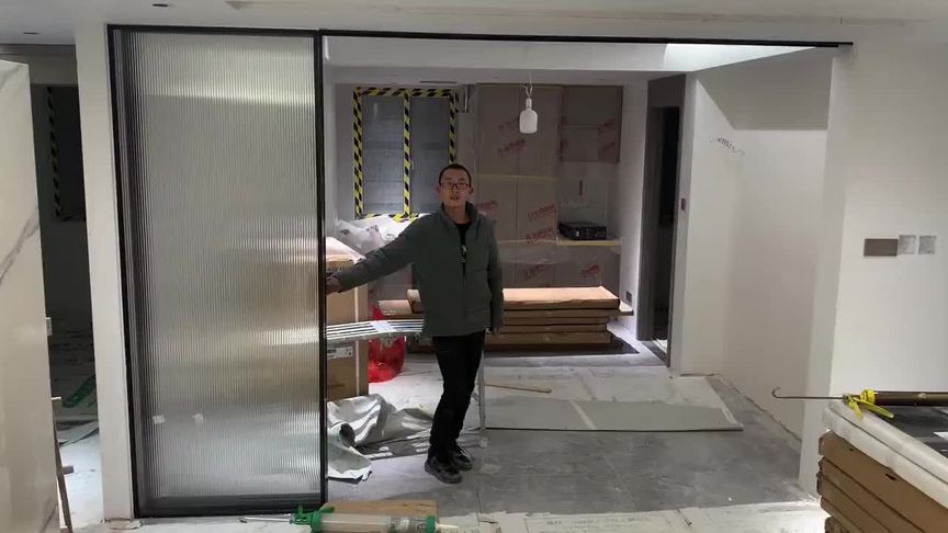 四扇联动吊轨推拉门,隐藏轨道效果。