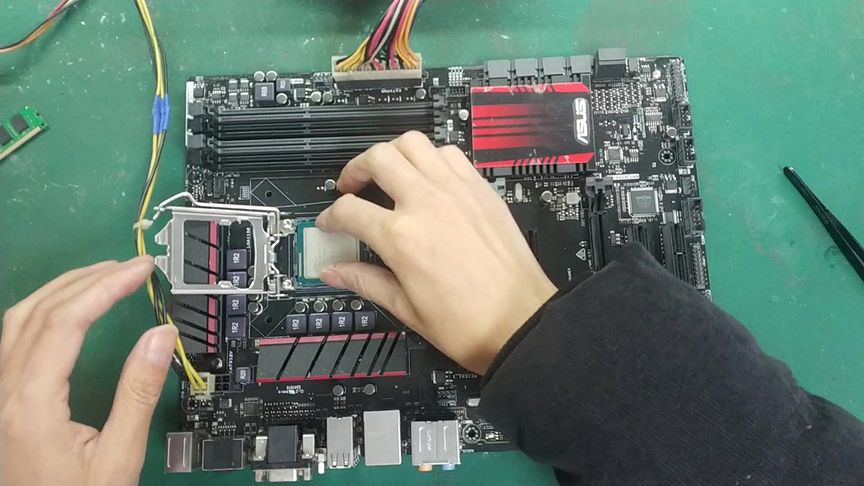 家里电脑不开机是什么毛病,思路对了修起来很轻松。