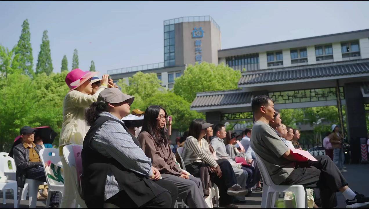4月23日,在第30个"世界读书日"到来之际,"党建联建·银龄书香"--2025...
