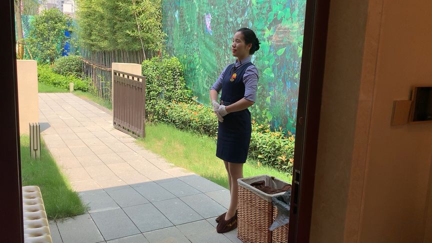 服务至诚,精益求精,公司日常培训。做物业、我们是认真的。