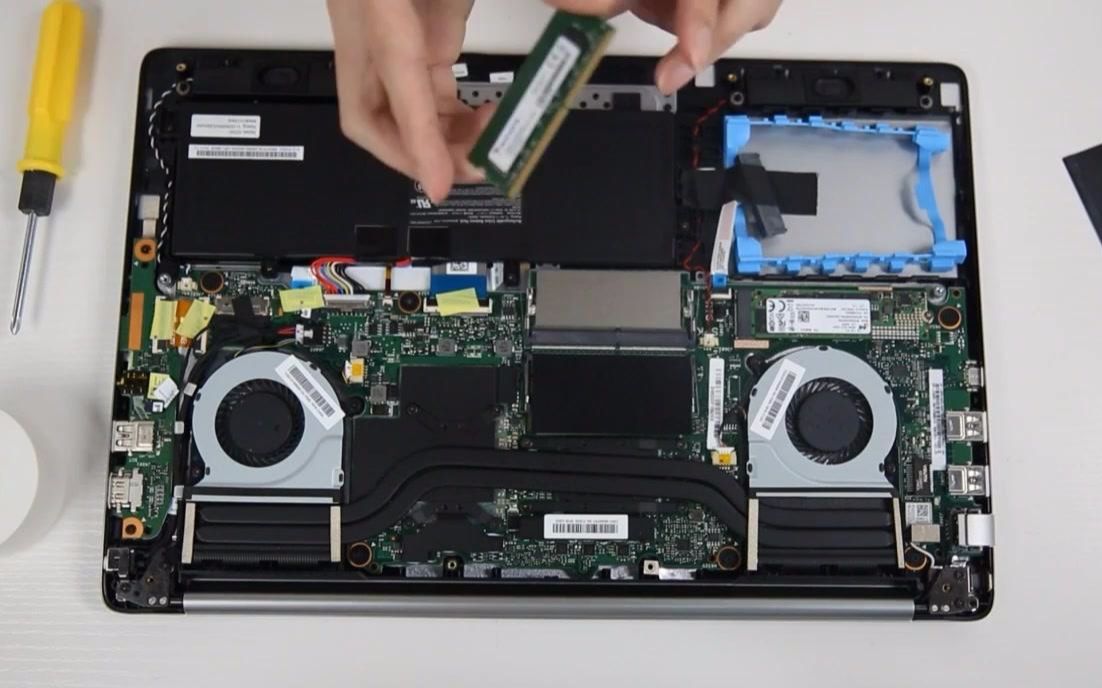 麦本本八代游戏本大麦6S-拆机升级内存固态教程