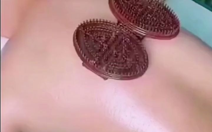 经络刷瘦疏通腿部精油按摩,软硅胶刷神器美容院全身五行美体刮痧仪