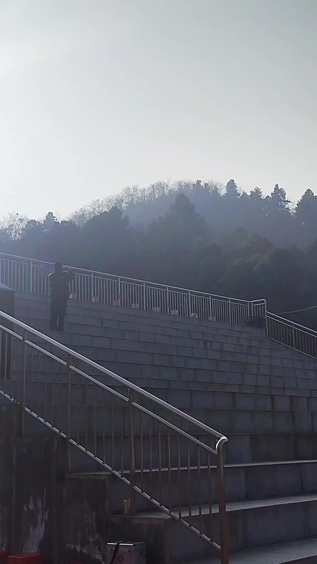 #我要上热门ߔ� 曾校宣布第一季冬季运动会开幕正式开始!