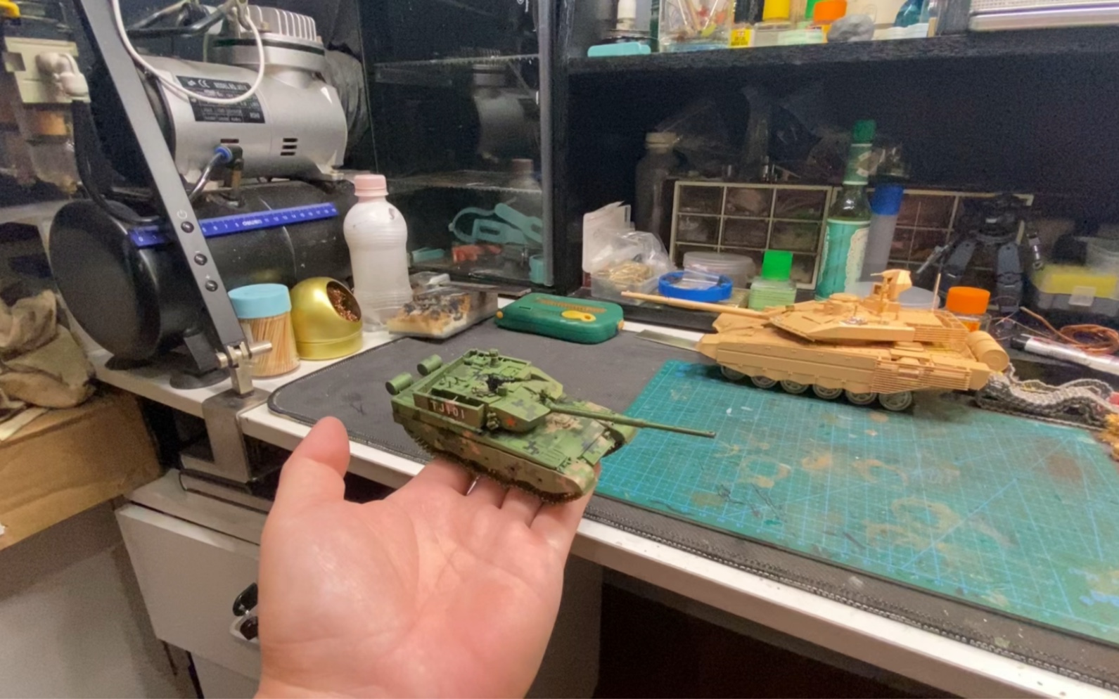 1/72 99A主战坦克模型静改动 桌面小精灵