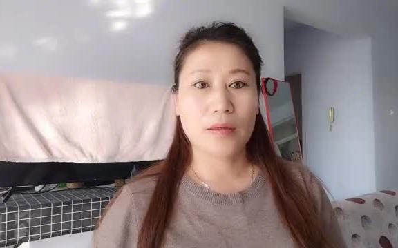 大姐用珍珠粉敷脸,不用洗面奶和卸妆棉?如何清洗干净