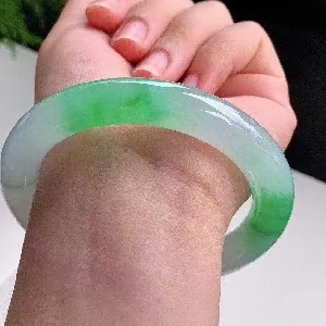 小范边境寻宝 