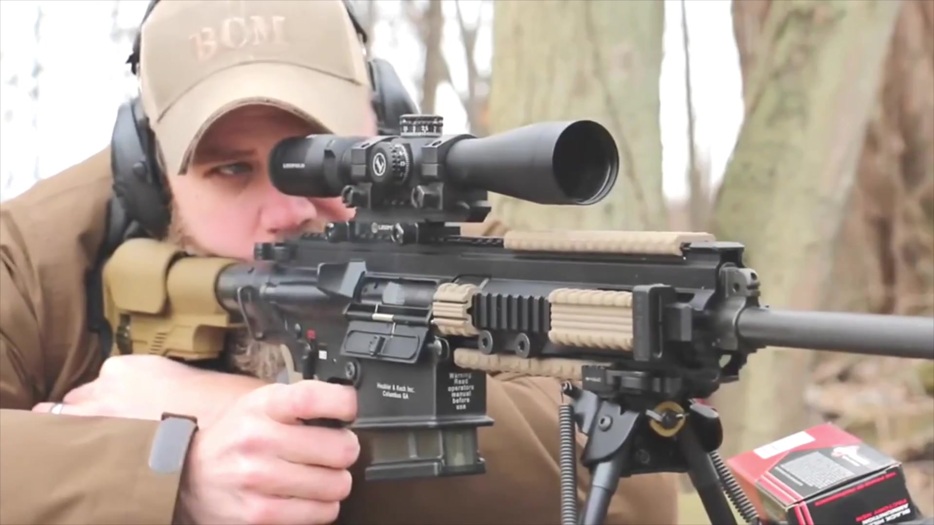 做工精细的MR762A1自动步枪, 配备瞄准镜与支架靶场射击测试
