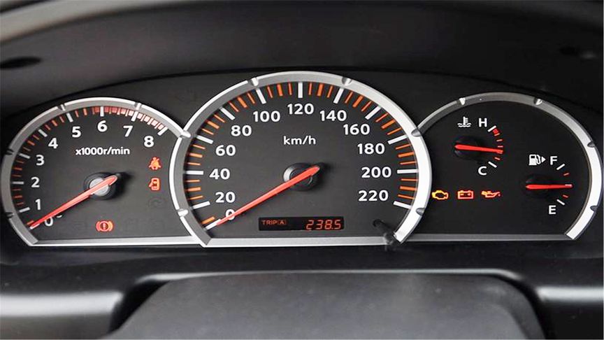 水太深!老司机只用五分钟,就将里程表从10万调到1万