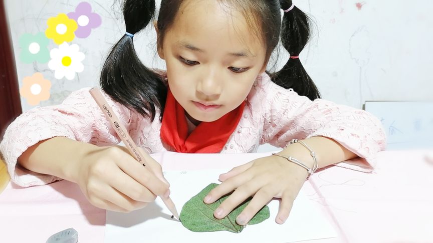 丫头今天学了周长,来看看她是怎么量的